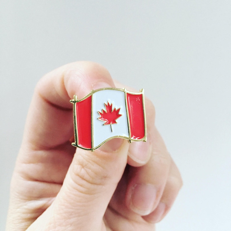 Canadian Flag Enamel Pin Canada flag pin Canada 150th - Etsy.de