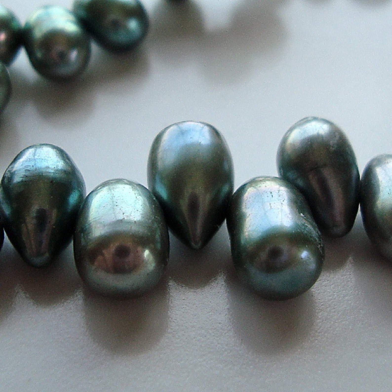 Pearl Beads 8 X 6mm Lustrous Fern Green Freshwater Dancing Pearls ...