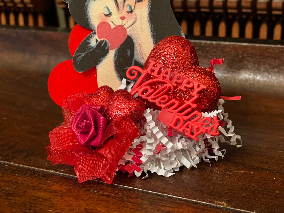 Retro Valentine Skunk Vintage Valentine Day Decor Kitschy Cute | Etsy