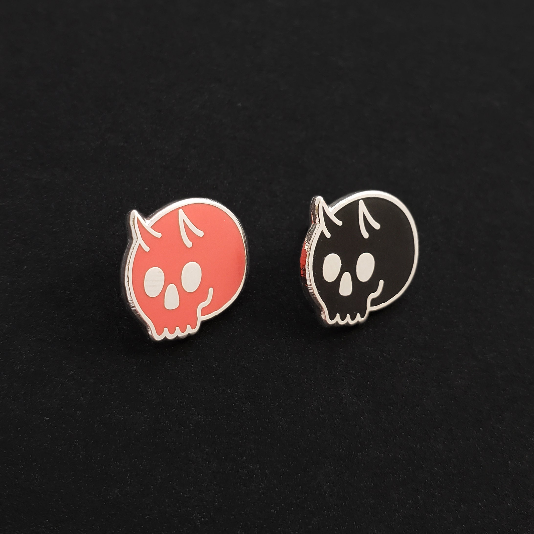 Lil Demon Skull Enamel Pin // Two Color Options Black Red | Etsy