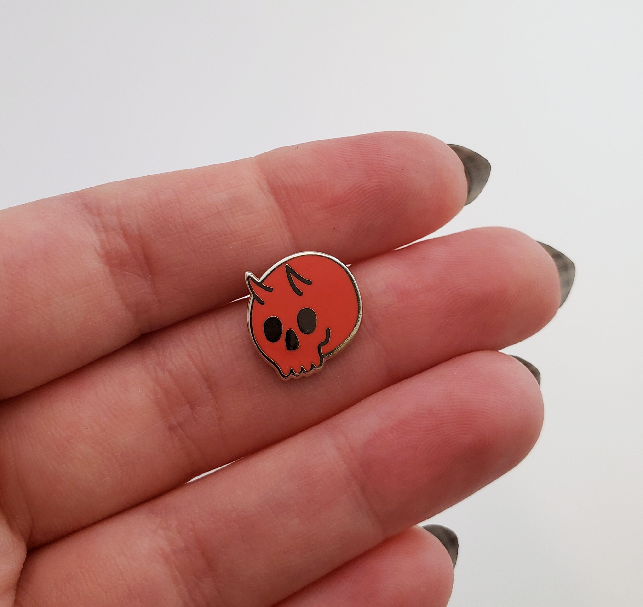 Lil Demon Skull Enamel Pin // Two Color Options Black Red | Etsy