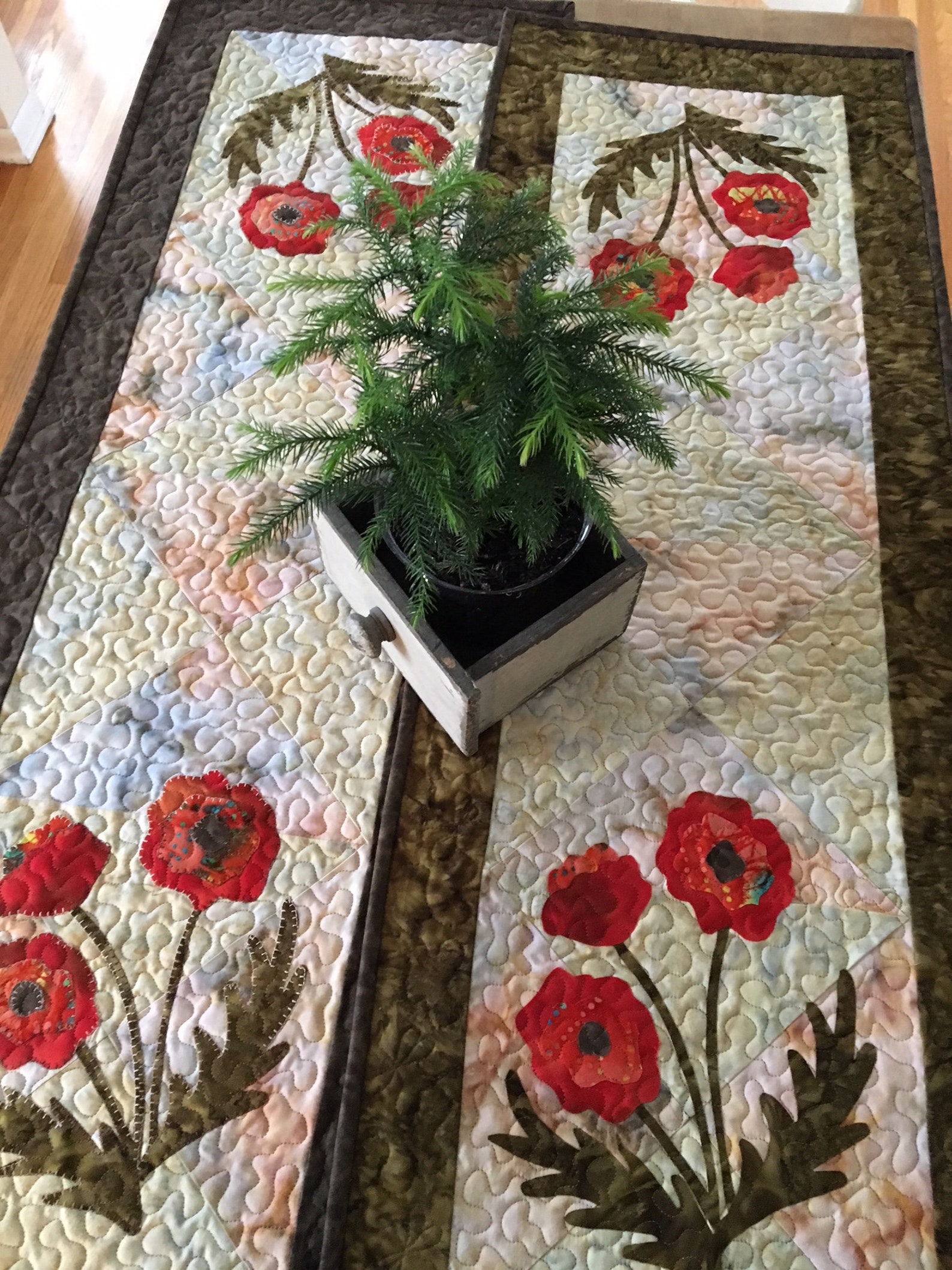 Pretty Poppies Table Runner PDF Pattern From Quilt Doodle - Etsy