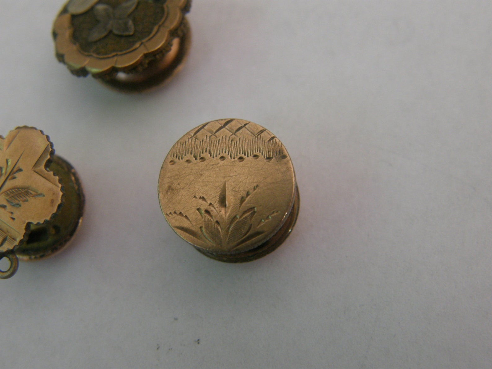Victorian Cuff Buttons - 3 Singles in Rose Gold, Yellow, Gold and ...