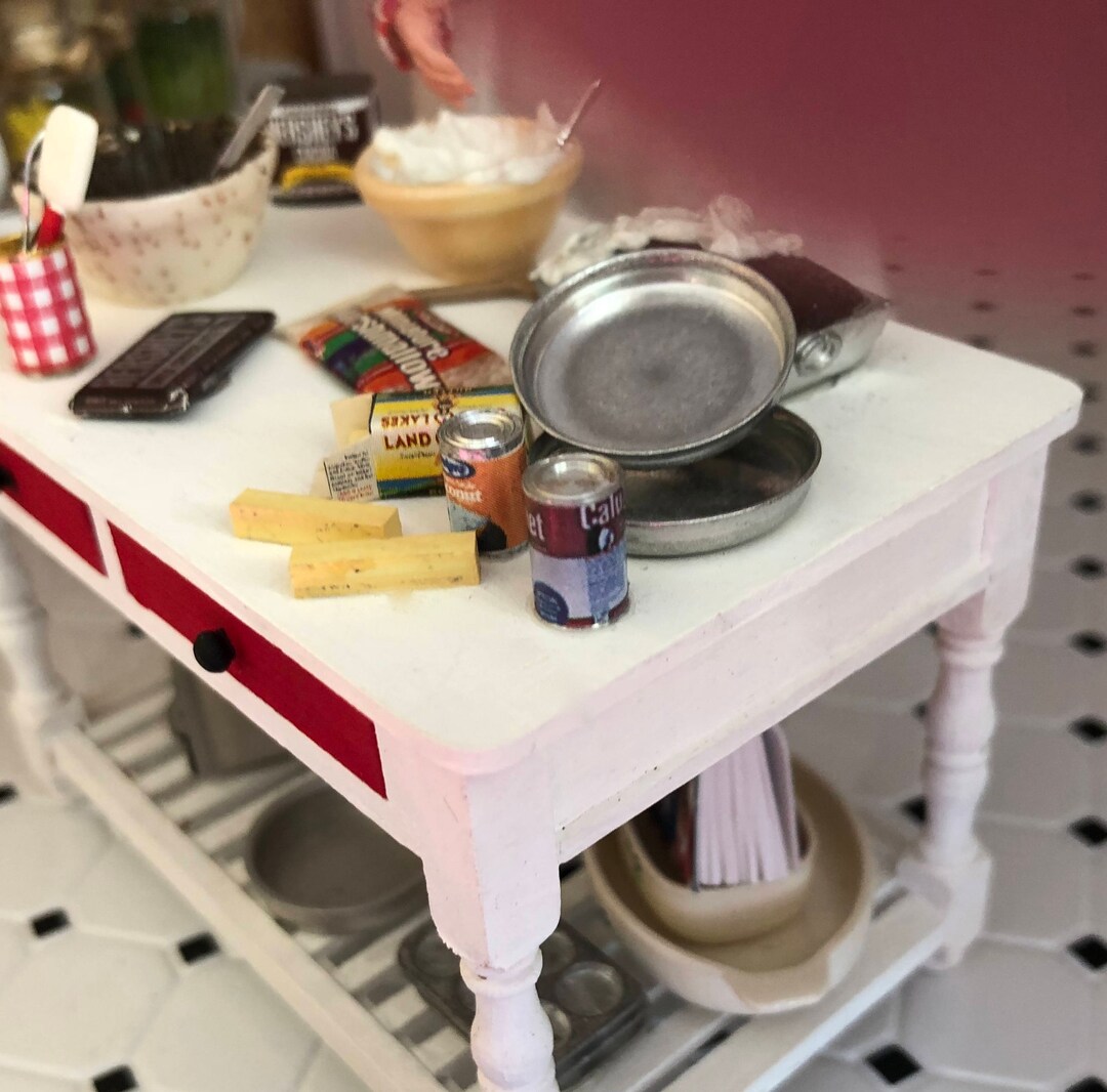 Miniature Aluminum Layer Cake Pans, Set of 2, Dollhouse Miniature, 1:12 ...