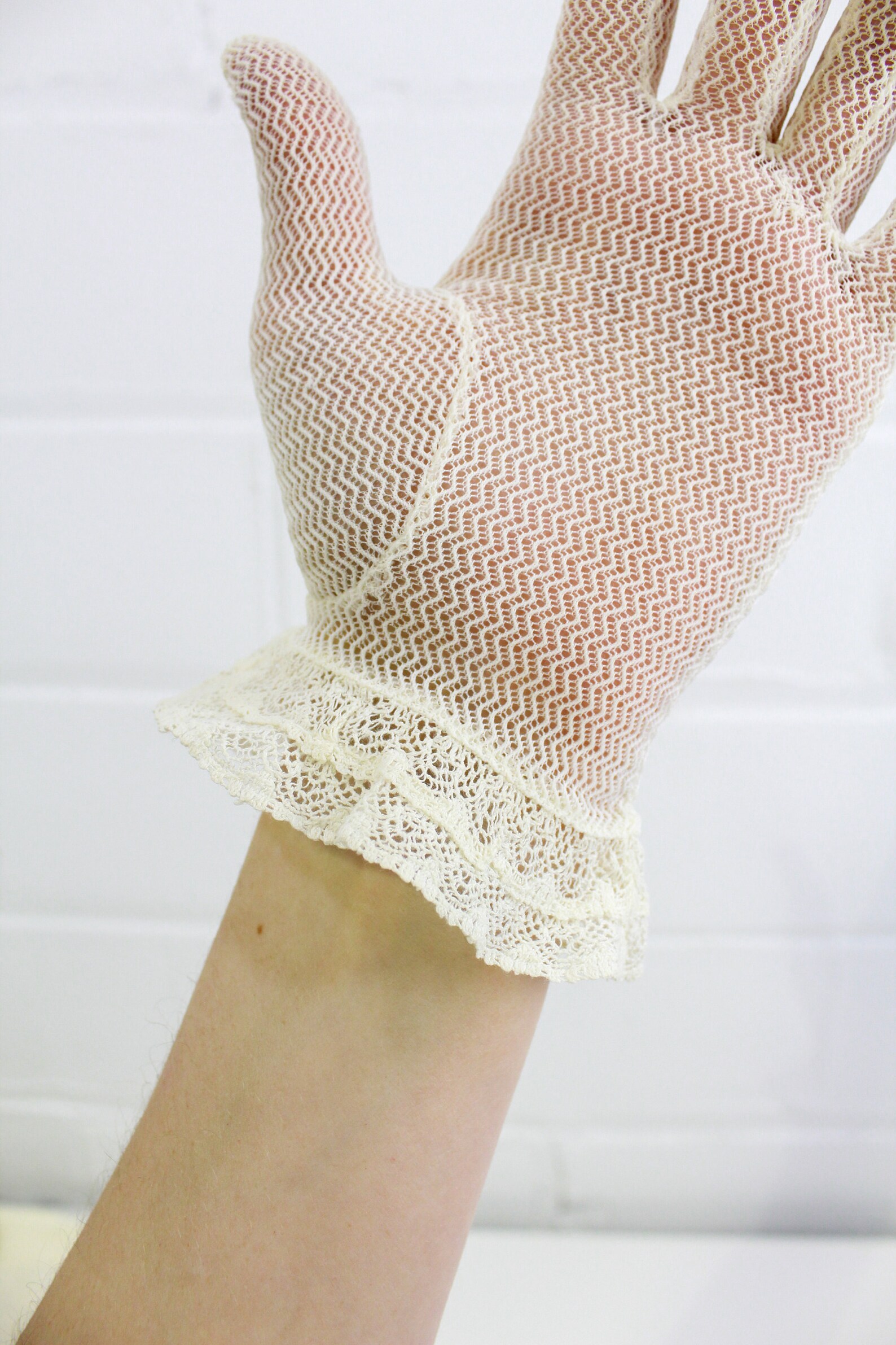 Vintage White Net Gloves With Lace Ruffle Bridal Gloves Mid - Etsy