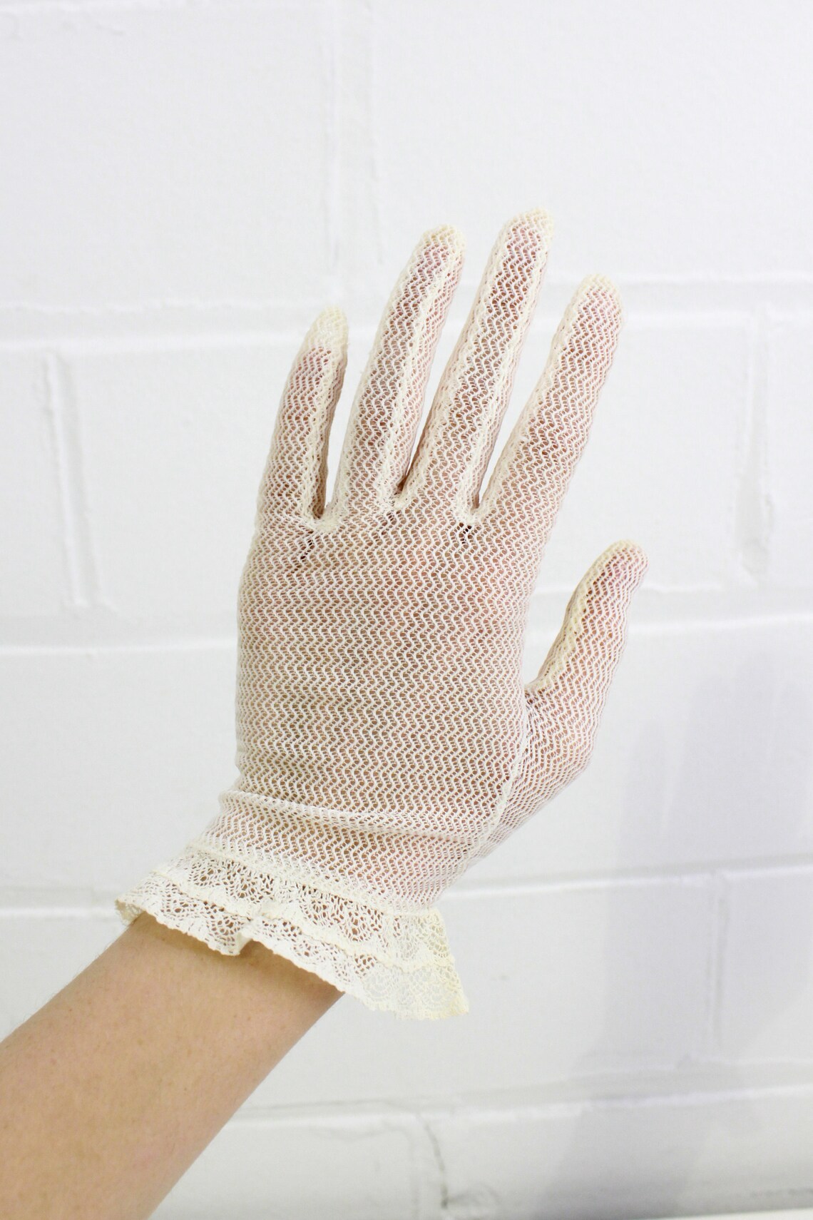 Vintage White Net Gloves With Lace Ruffle Bridal Gloves Mid - Etsy