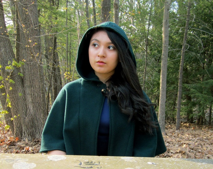 Capelet Spruce Green Capelet Wool Capelet Hooded Capelet - Etsy