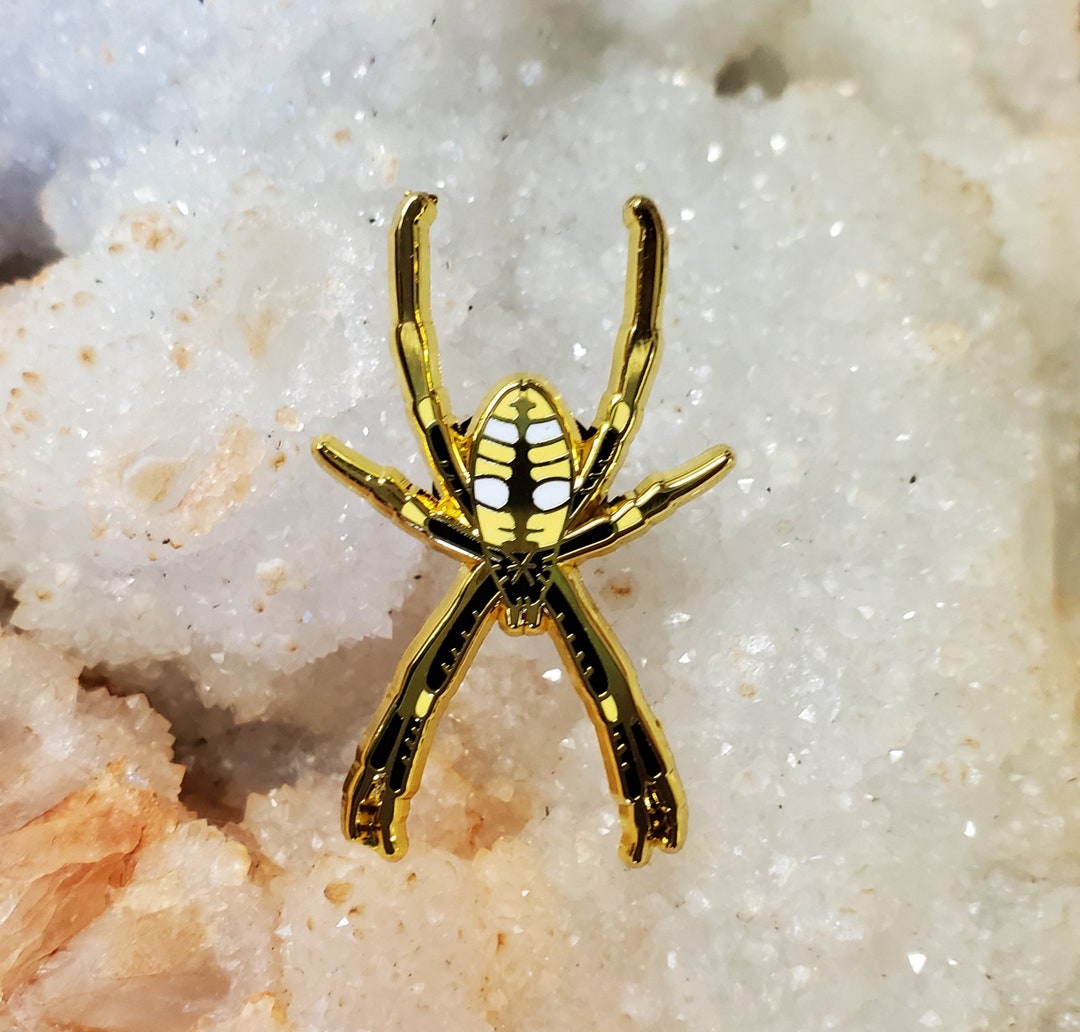 Hard Enam Pin yellow Garden Orb Weaver Argiope Aurantia Arachnid Golden ...