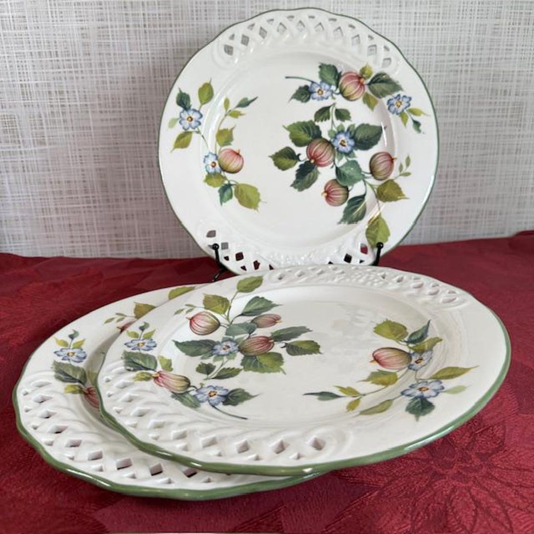 Brunelli Tiffany Victoria Lace. Vintage Dinner Plates. - Etsy