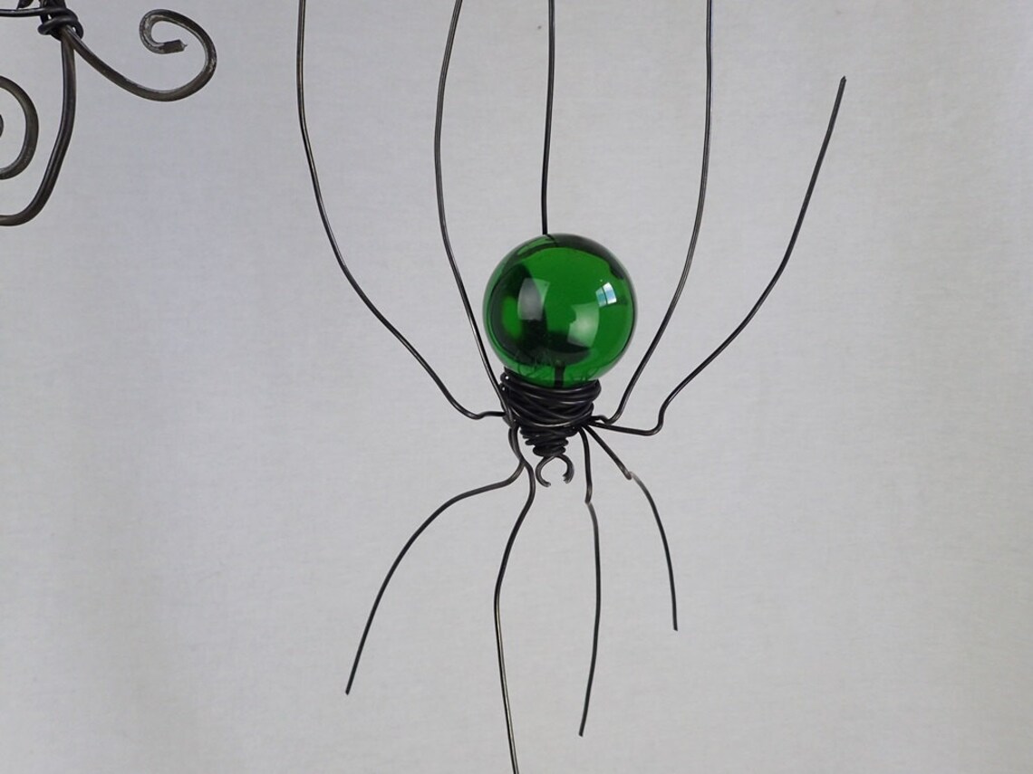 18 Barbed Wire Corner Spider Web With Green Spider | Etsy