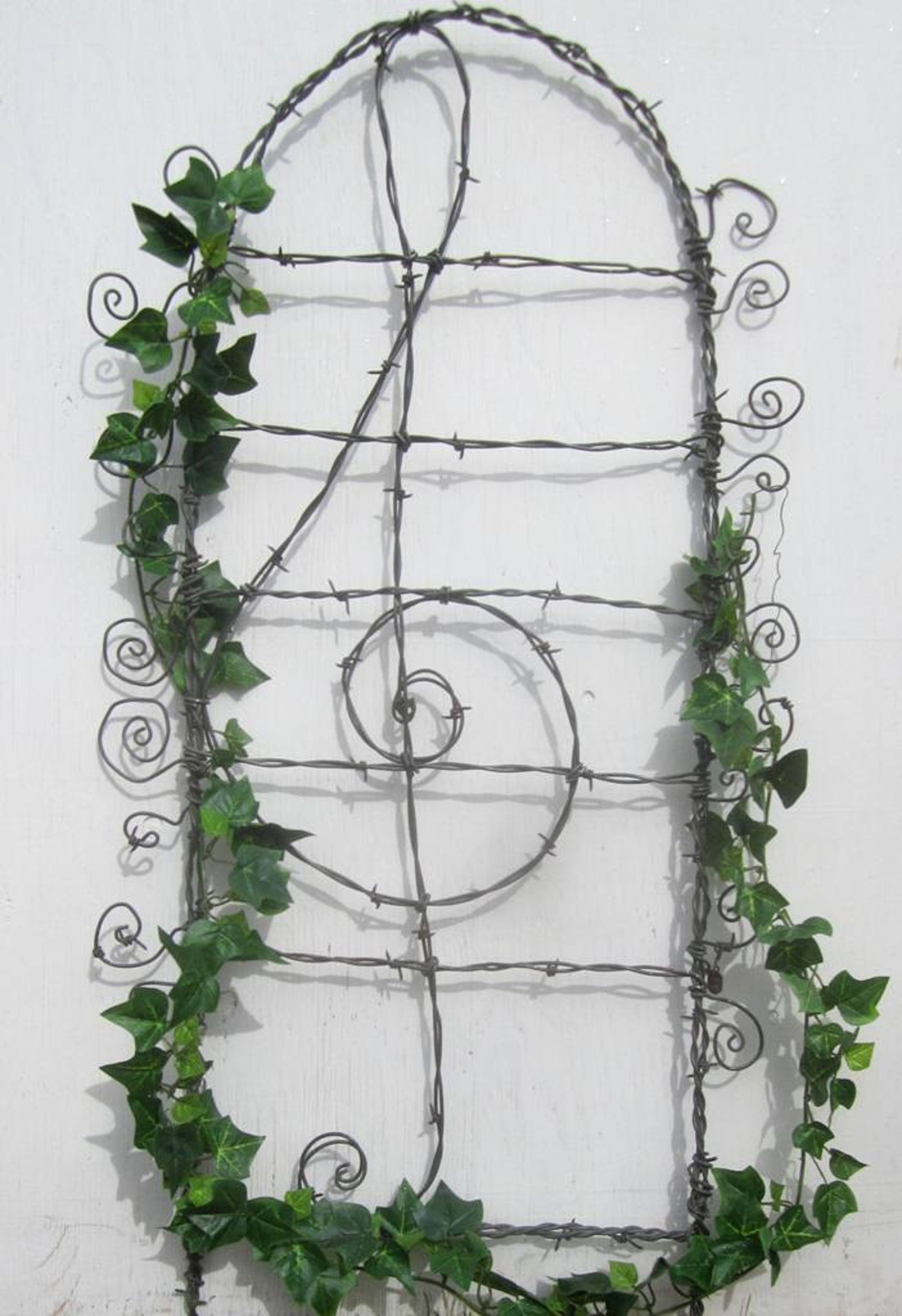 Lovely Lyrical Treble Clef Barbed Wire Garden Trellis Made to Order - Etsy