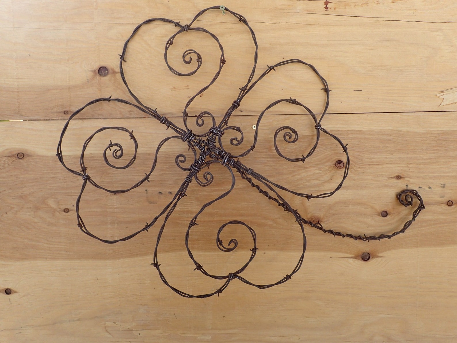 Lucky Spirillian Clover Barbed Wire Hanging. - Etsy
