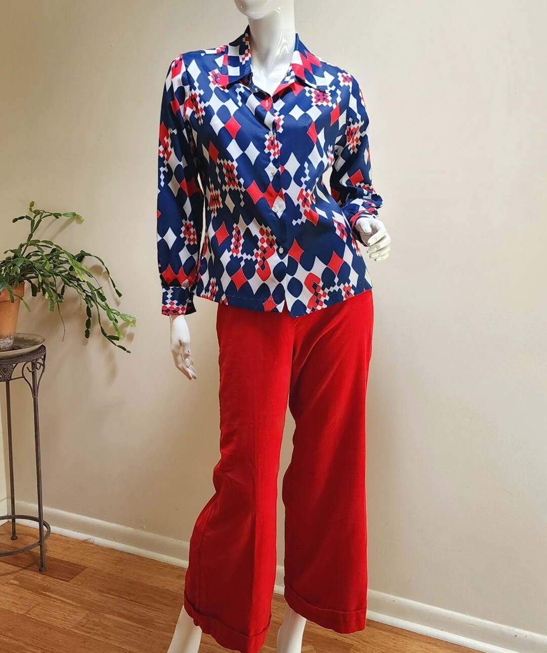 Authentic Vintage 70s Mod Optical Illusion Hearts And Diaminds Blouse