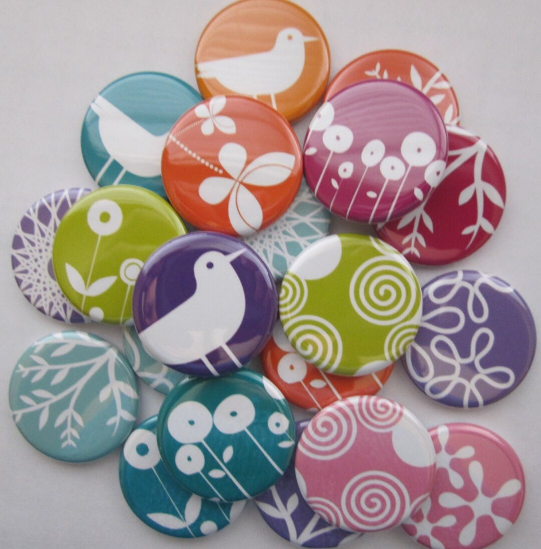TWENTY (20) Bird Flowers and Tree Colorful Buttons Choose From Various ...