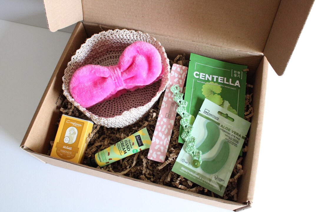 SPA Gift Box: Crochet Basket, Algae Soap & Hand Cream - Made in ...
