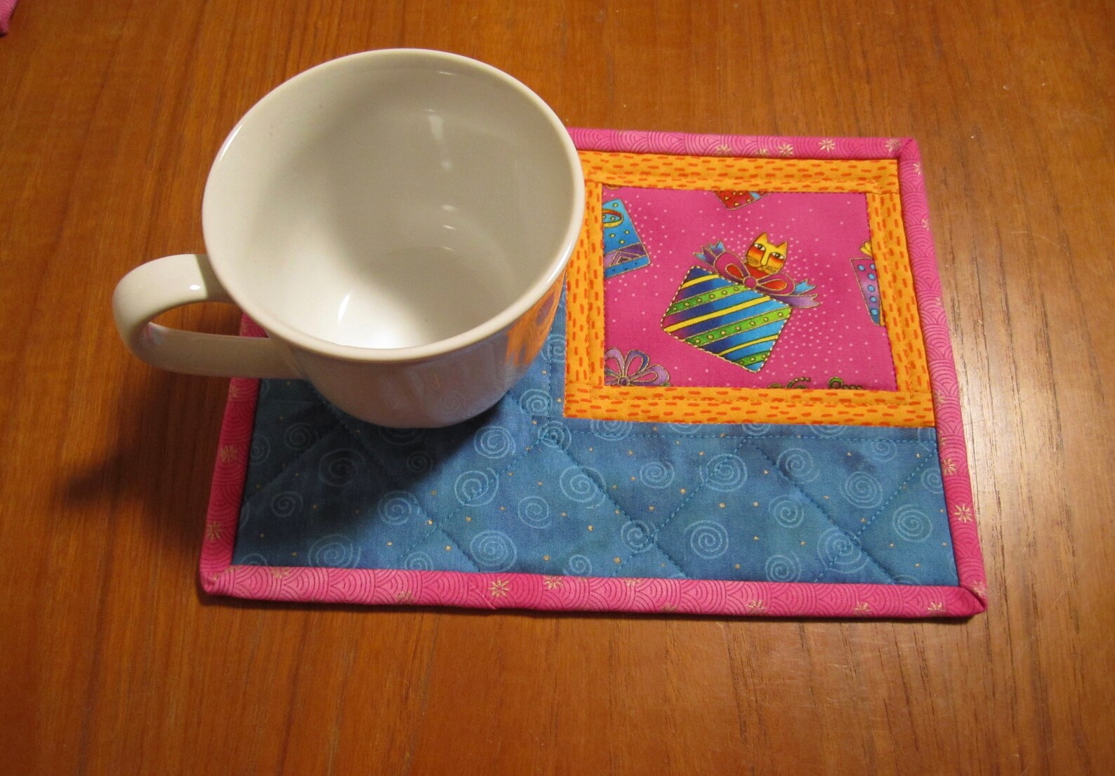 Quilted Mug Rug "cute Kittens and Fancy Gifts" Small Placemat With Cats ...