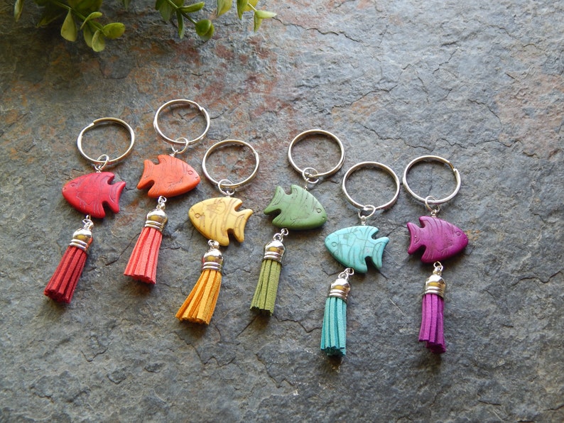 Rainbow Colors Stone Fish Keychain - Fish Tassel Charm - Zipper Pull ...