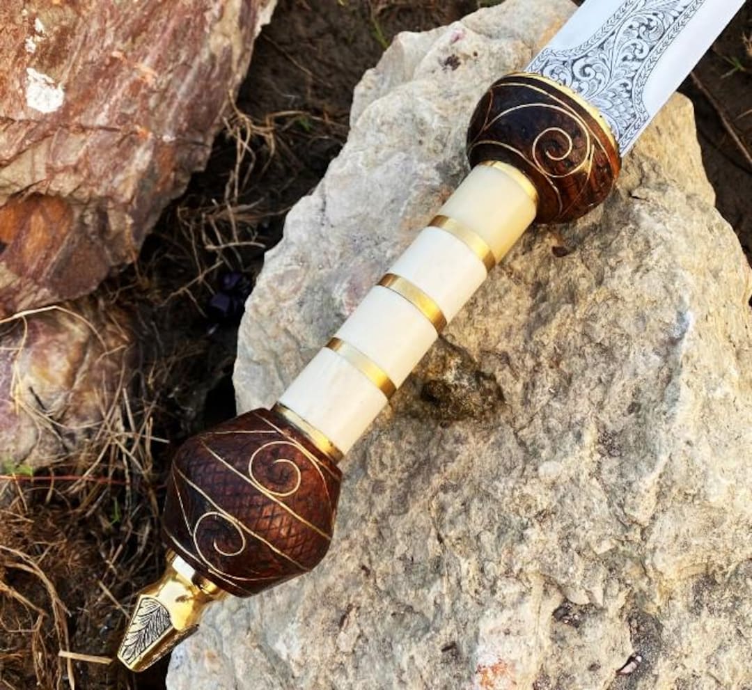 Custom Hand Forged Roman Master Sword , Gladius Sword | Hand Engraved ...