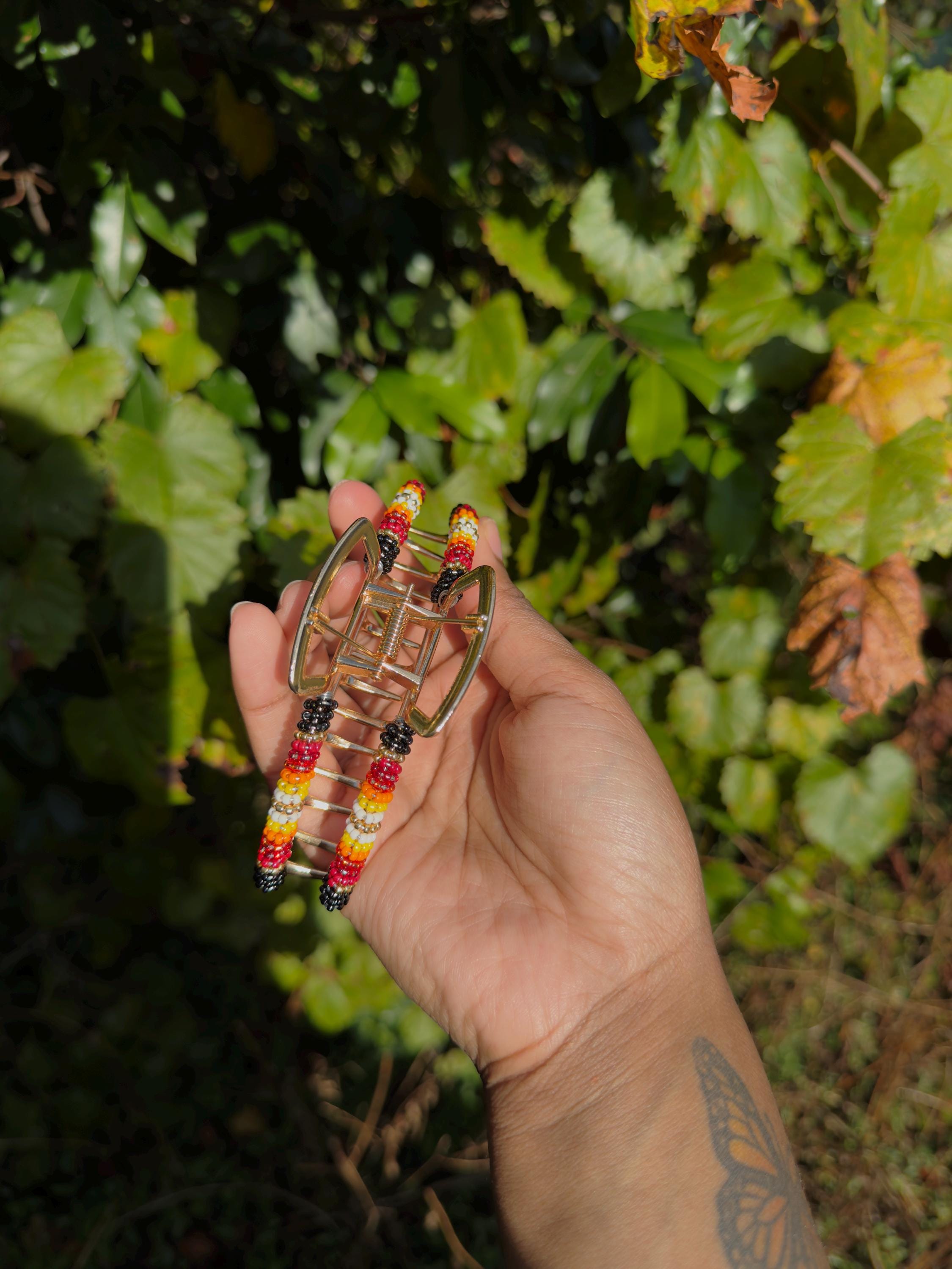 Handmade Native American Beadwork Hair Clip: Gold Claw , Silver Claw (4 ...
