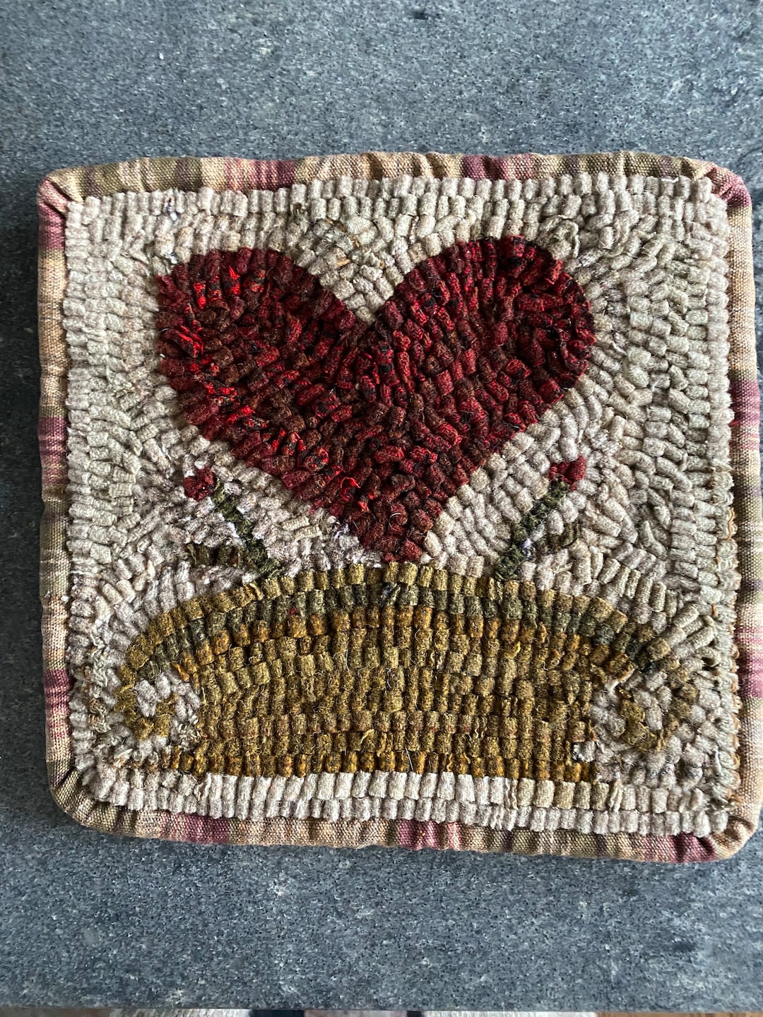 Handmade Primitive Style Hooked Rug Mat Folk Art Heart in Basket - Etsy