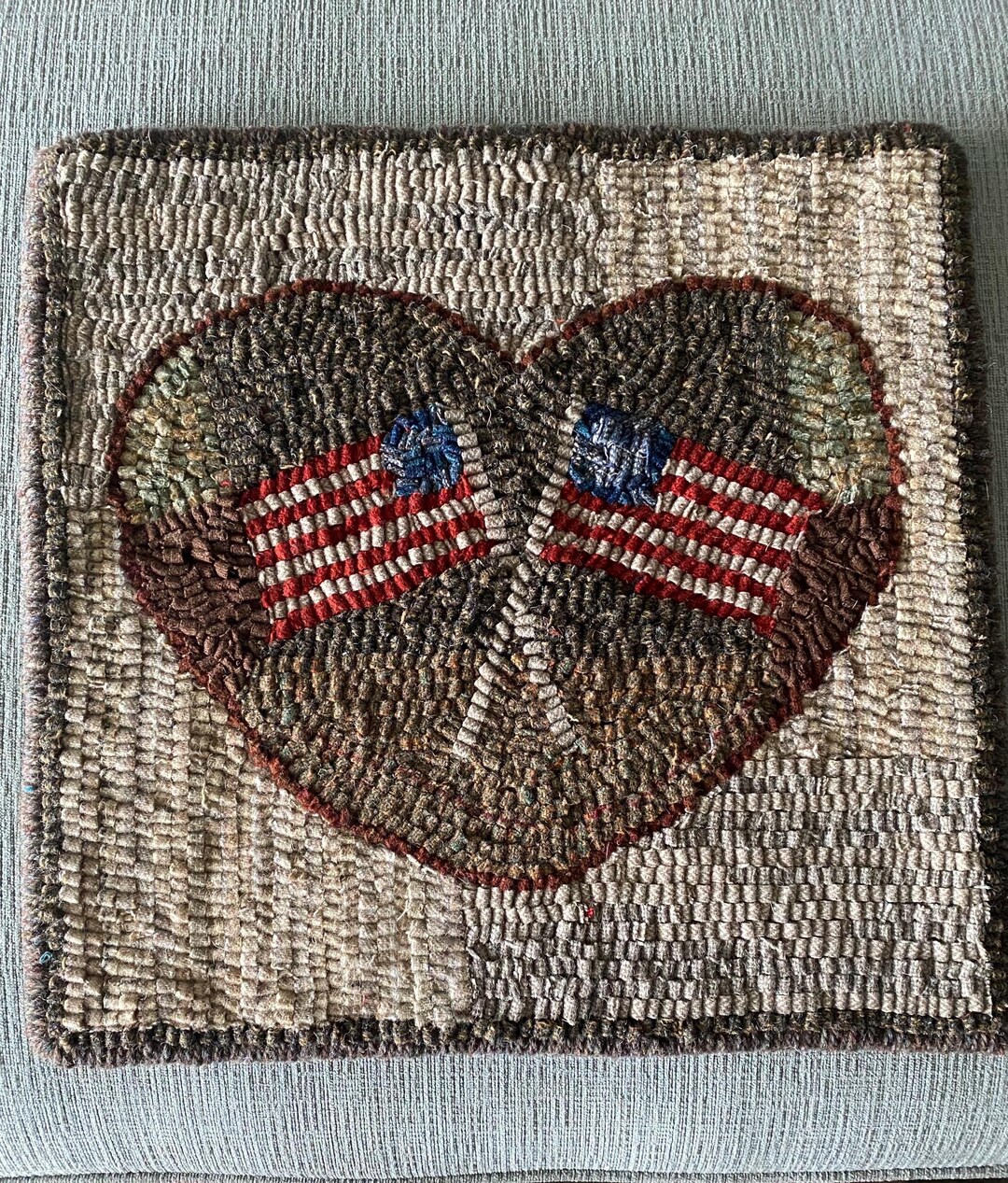 Handmade Primitive Style Hooked Rug, Olde Heart With Flags - Etsy
