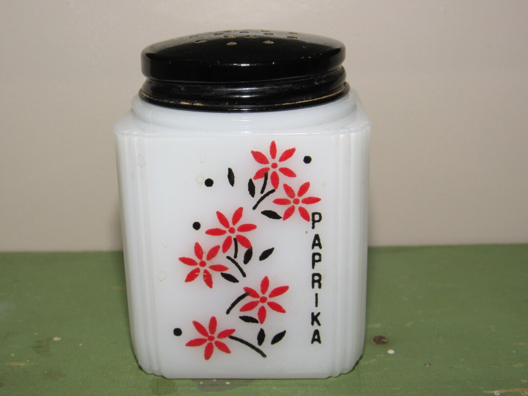 Vintage Tipp City daisy Chain Milk Glass Paprika Spice Shaker - Etsy