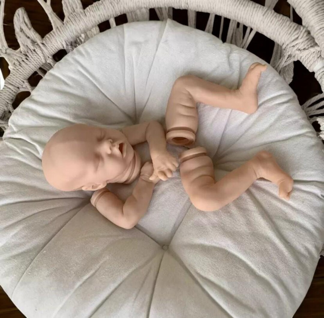 18 Inch - Blank Reborn Vinyl Doll Kit - Unassembled Parts, With Cloth ...