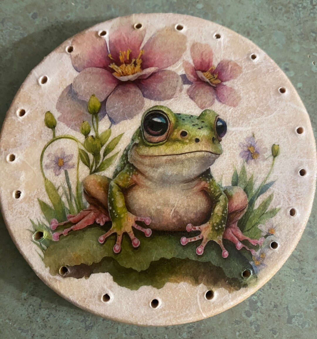 Adorable Frogs on Wood Pine Needle Base 4'' 92 - Etsy