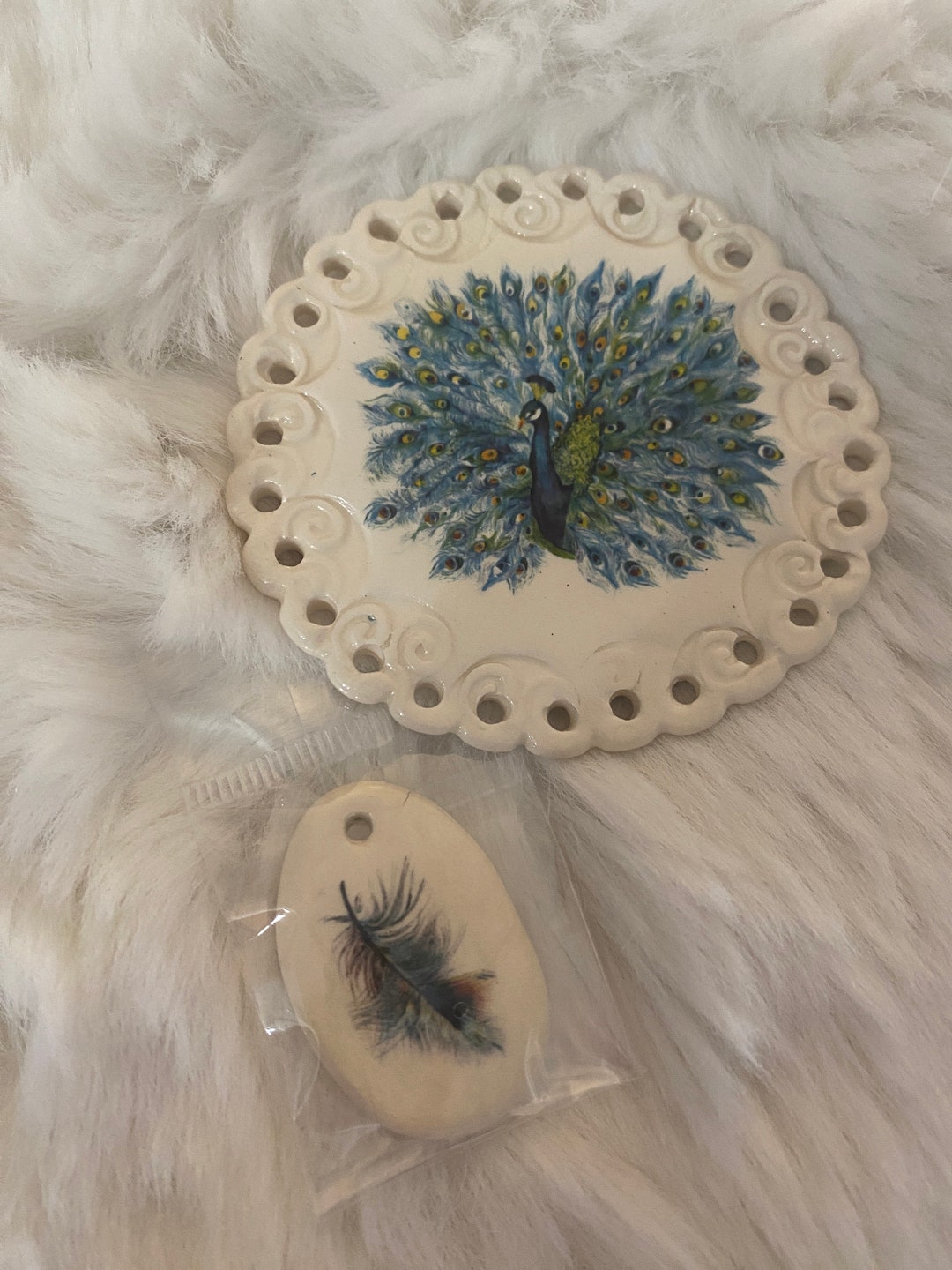 Beautiful Peacock Pine Needle Base With Peacock Feather Embellishment 3 ...