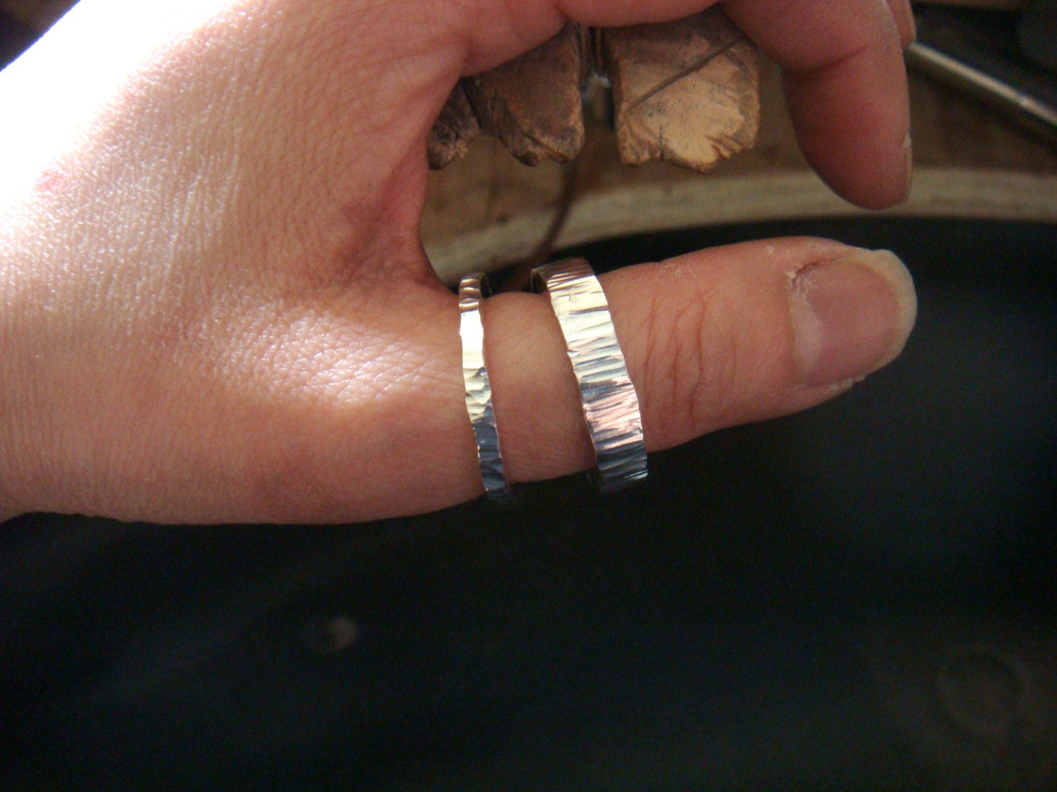 Rustic wedding ring set 2mm 4mm or 5mm 6mm ... 12mm | Etsy