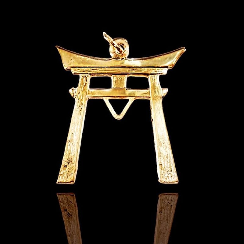 Shinto Necklace - Etsy