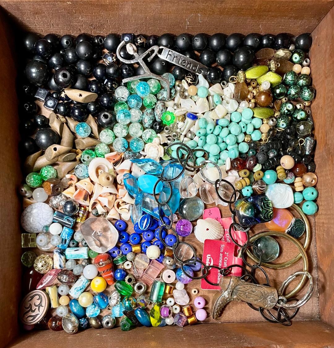 DESTASH Colorful Assortment of Beads LOT Charms DIY Jewelry Findings ...