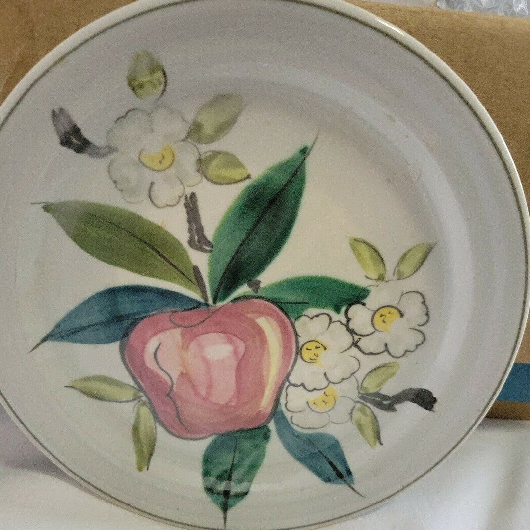 Vintage Red Wing Pottery Minnesota USA Normandy Salad Plate Apple ...