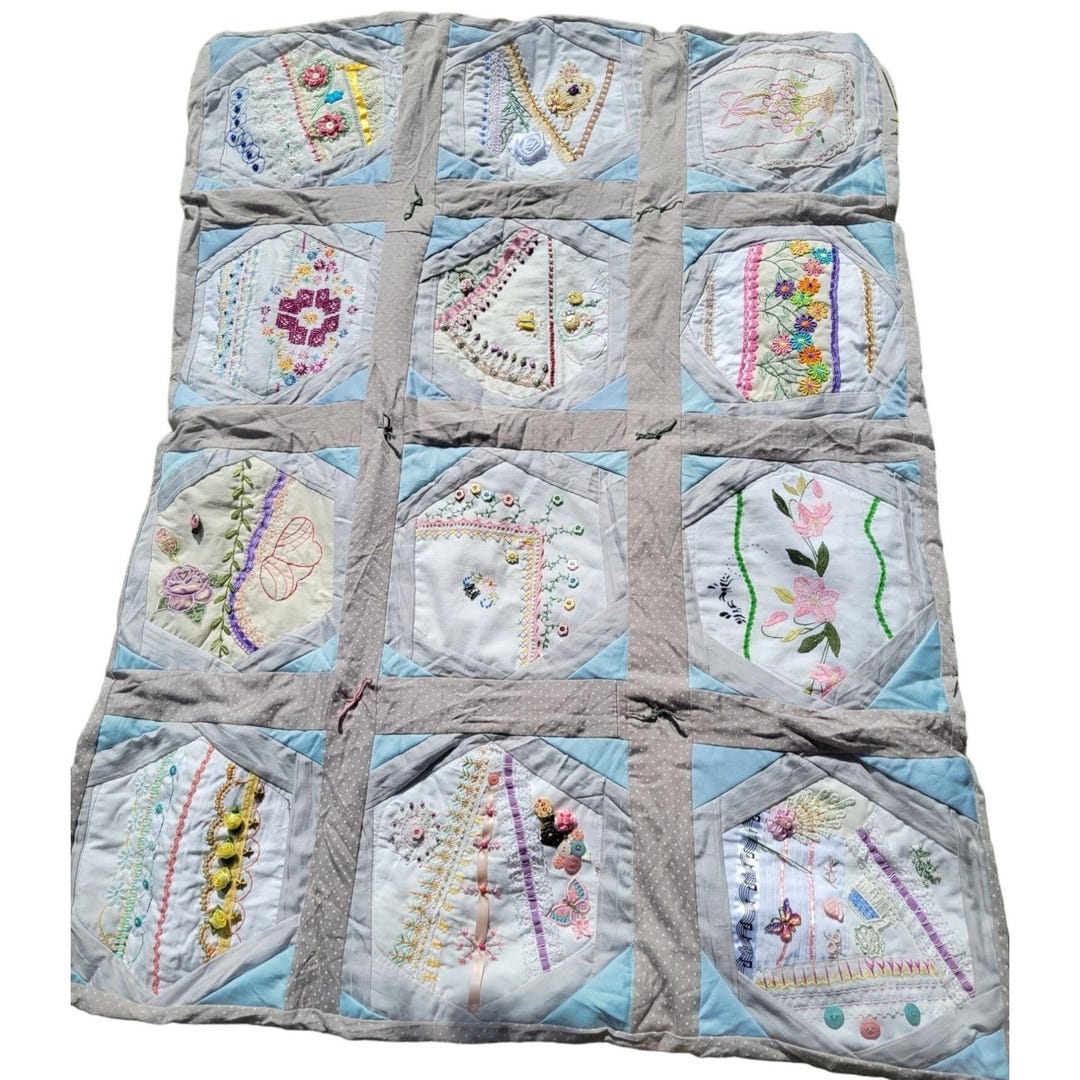 Handcrafted Embellished Quilt Embroidered Patchwork Quilt Buttons ...