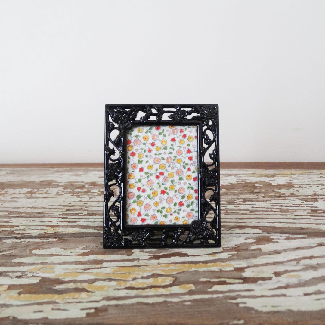 Small Little Black Metal Picture Frame - Floral Flower 1 1/2 X 2 Inch ...