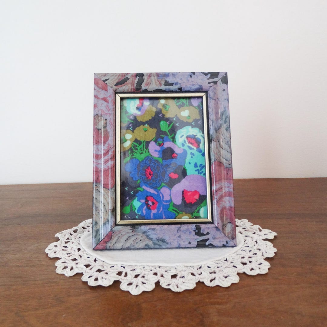 3 1/2 X 5 Floral and Gold Plastic Frame - 80s Retro Style Decor - Black ...