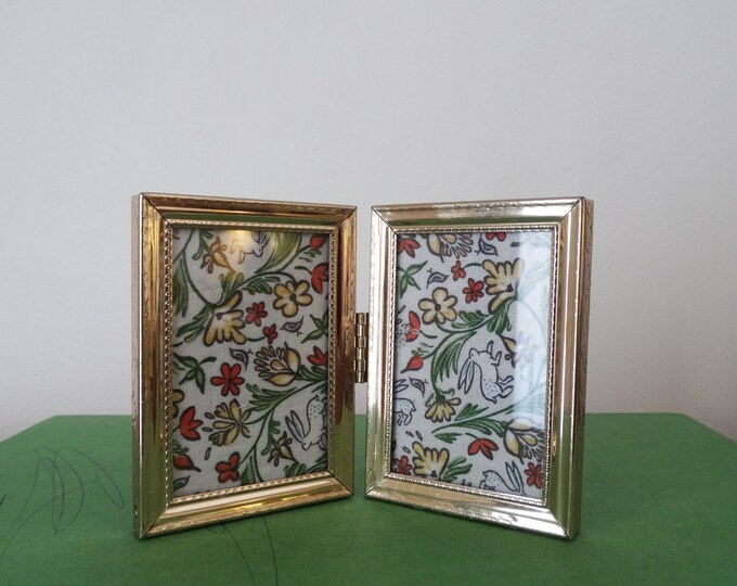 Vintage Small Gold Metal Folding Picture Frame. 2 1/2 X 3 1/2 Rectangle ...
