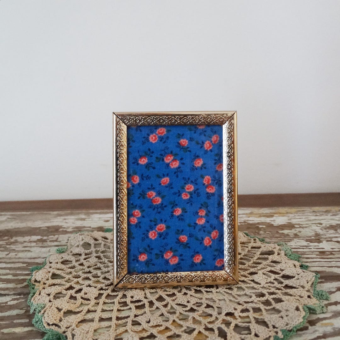 Little Gold Small Picture Frame - Patina Shiny Yellow Gold-tone Ornate ...