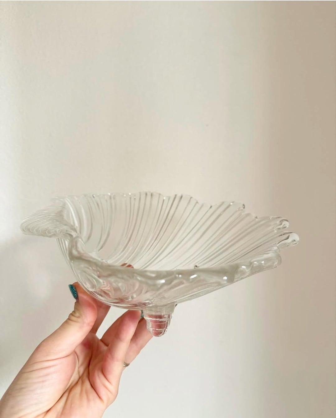 Vintage Glass Shell Dish Tripod Dia 9, H3 Shell Shape Dish Clear Glass ...