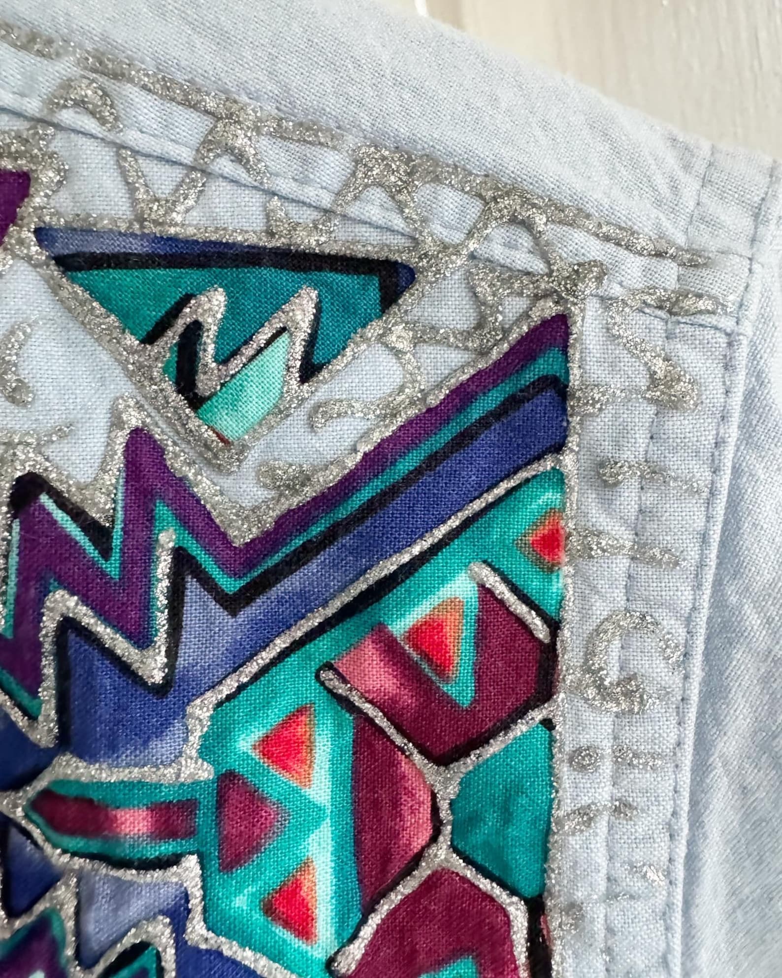 Amazing Glittery Silver Puffy Paint and Patchwork Short Skeeve Button ...