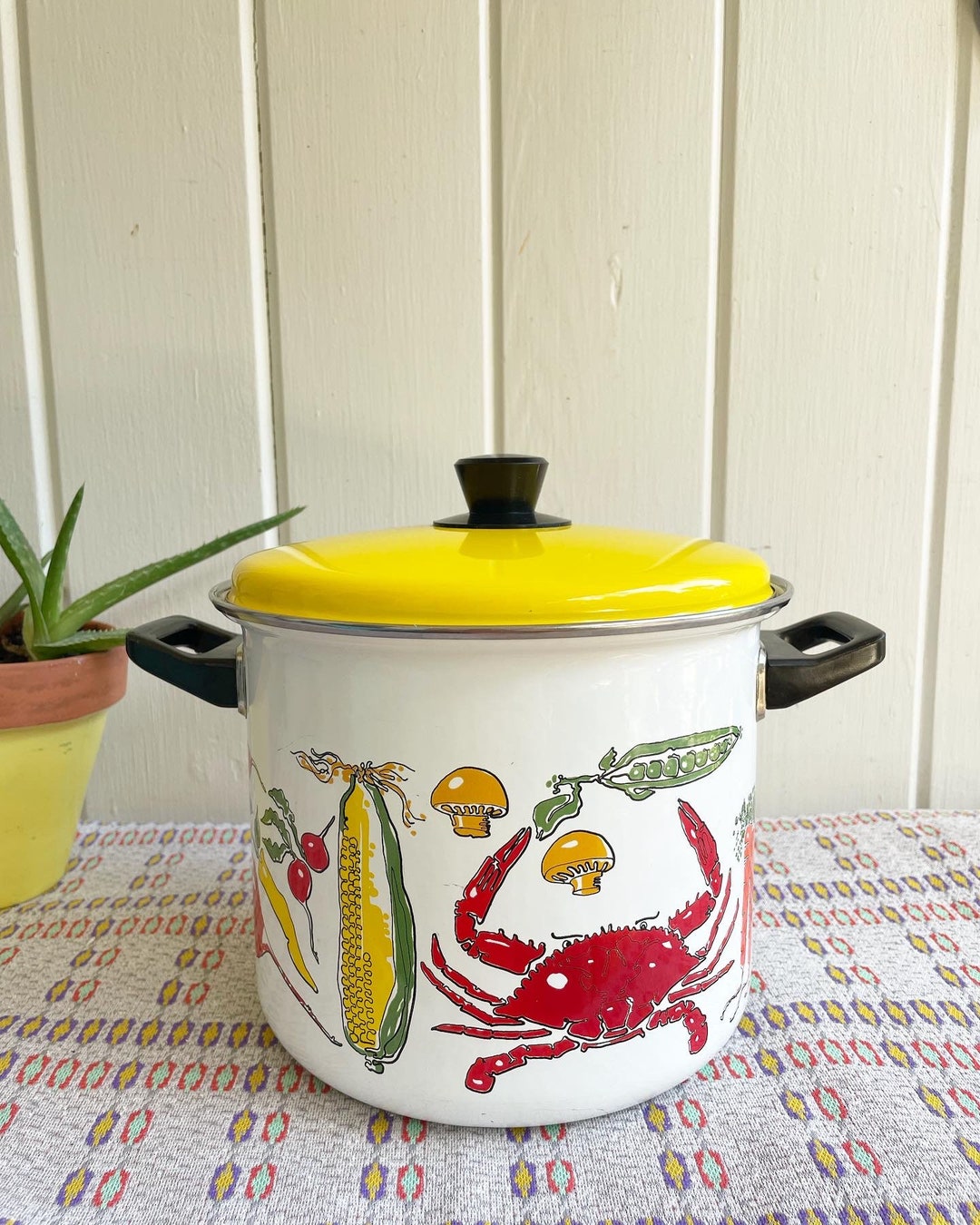 Retro Vintage Vegetable and Crab Enamel Pot. Mid Century 5 Quart ...