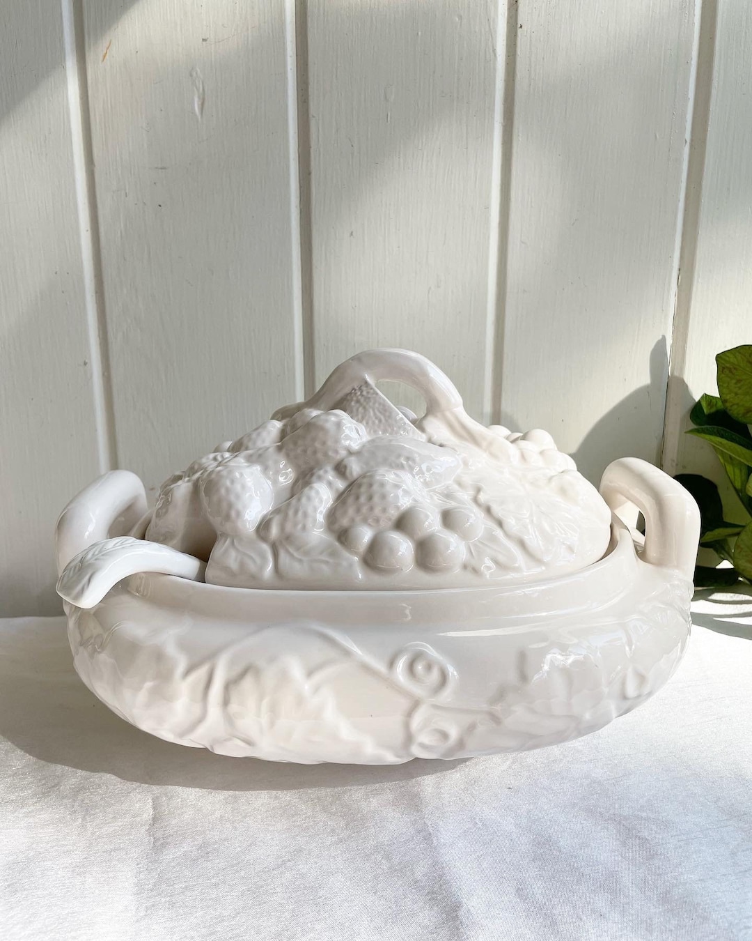 Vintage Gibson Fruit Designed Tureen With Lid and Ladle. Embossed Fruit ...