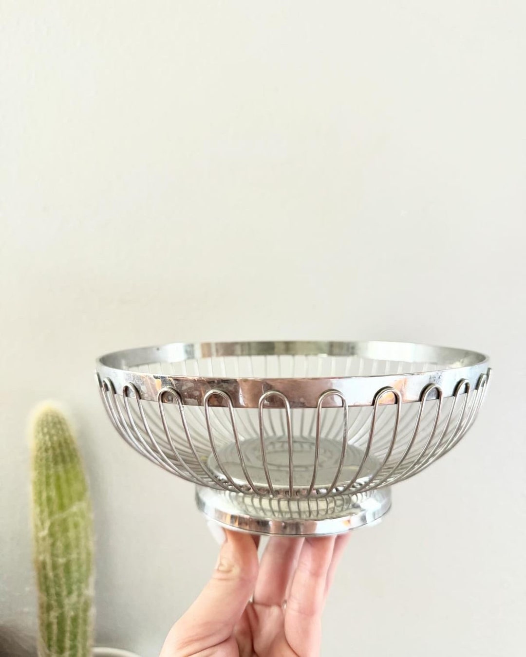 Round Silver Wire Fruit Bowl by Tablecraft. 8 X 3 1/8” Wire Bowl ...