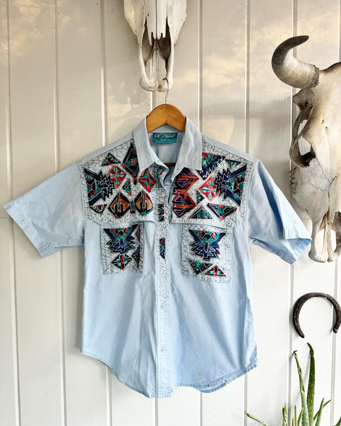 Amazing Glittery Silver Puffy Paint and Patchwork Short Skeeve Button ...