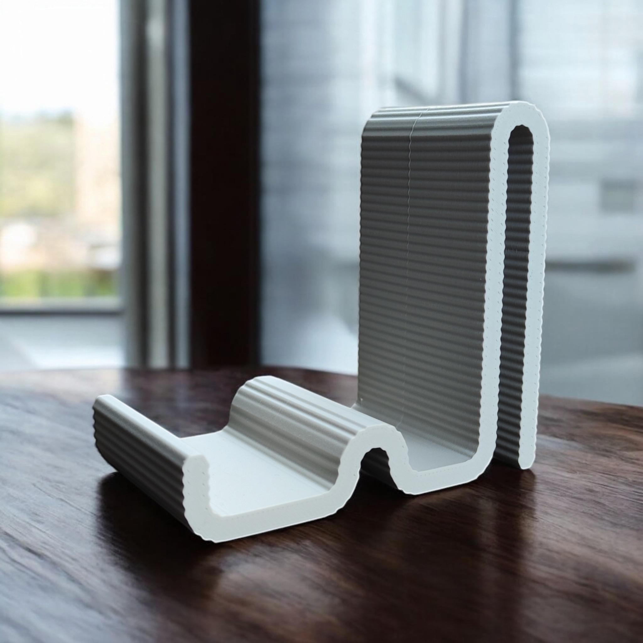 3D Printed Snake Phone Stand: Retro Ribbed Design - Etsy