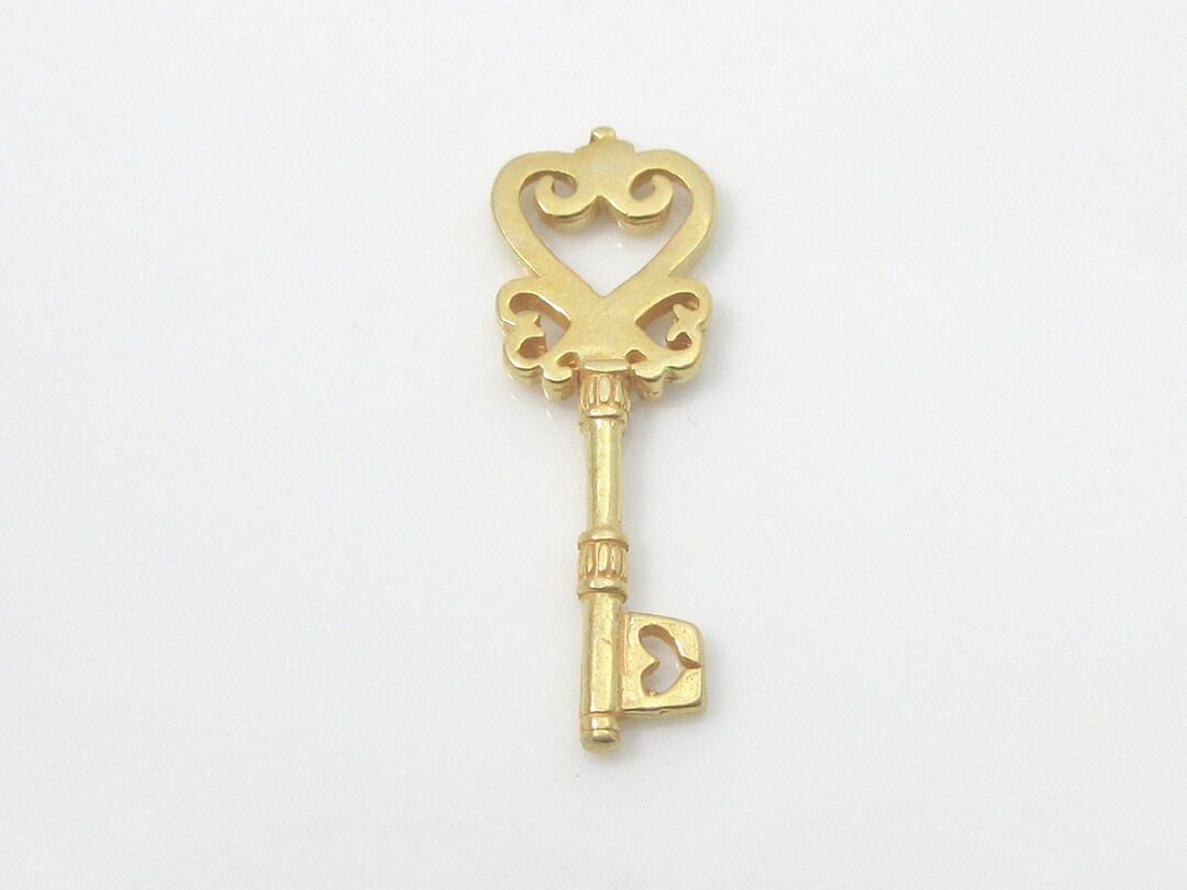 Gold Vintage Heart Key Charm, 1 Key, 30x10mm, 1.25 Inch, Bali Artisan ...