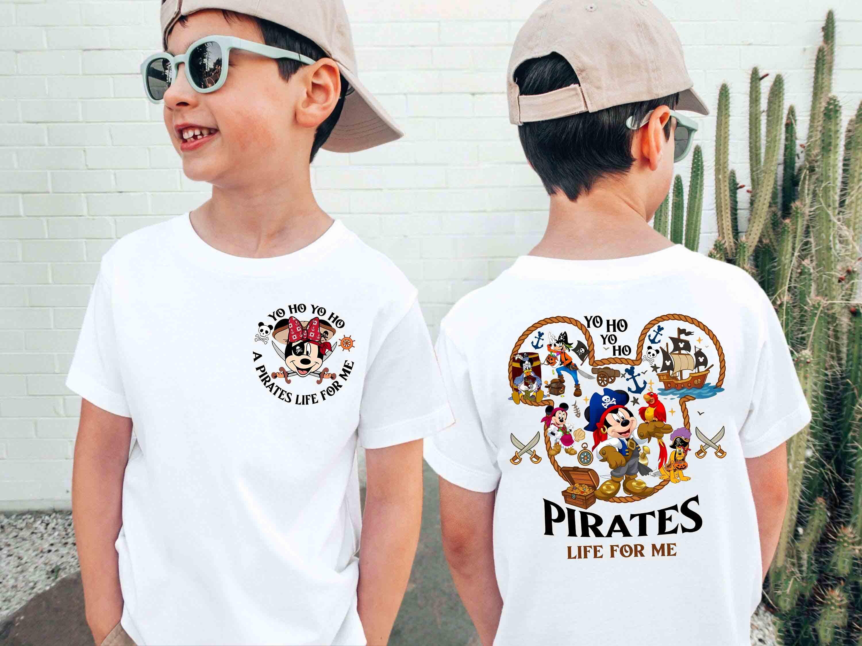 Mickey & Friends Disney Pirates Png, Family Pirates of the Caribbean ...