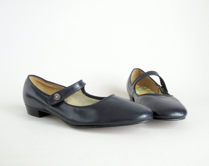 Vintage 1960s Shoes : 60s MOD Mary Janes Navy Flats - Etsy
