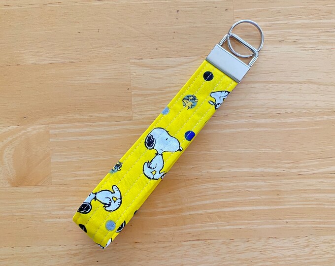 SNOOPY KEY Leash/snoopy and Woodstock Key Holder/bright Yellow Key Fob ...