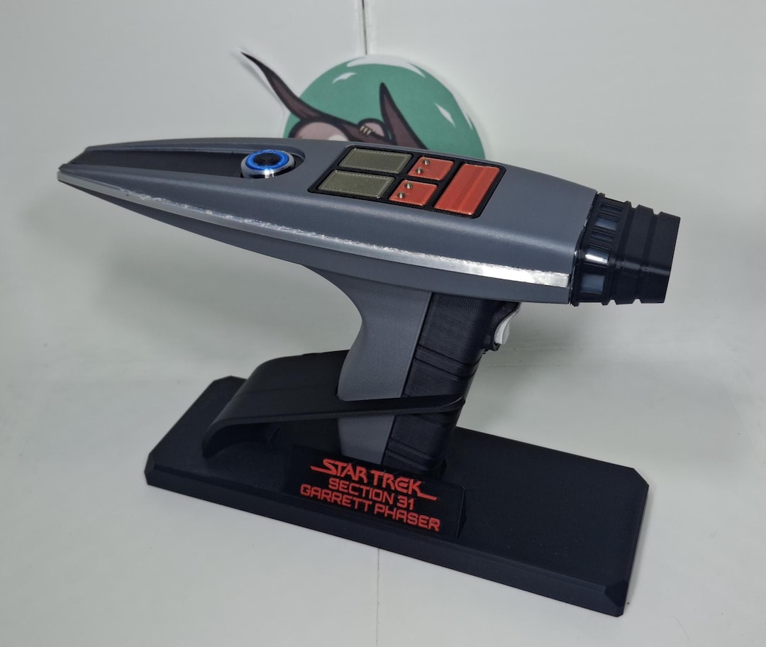 Section 31 Garrett Phaser Replica: Star Trek Cosplay Prop With Display ...